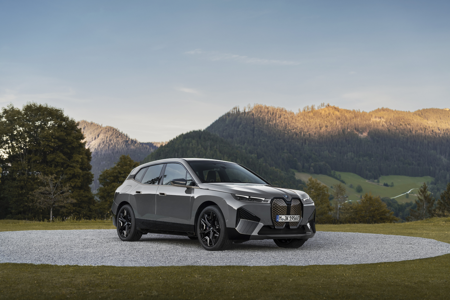 BMW iX M60 revealed as flagship electric SUV with 611bhp - Car Keys